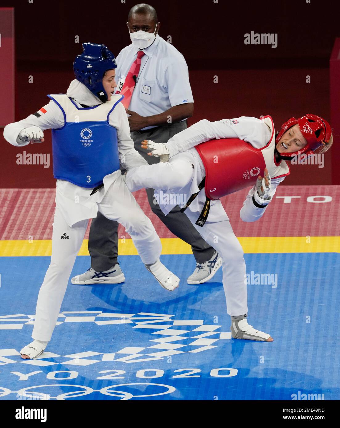 Britain's Lauren Williams, right, attacks Egypt's Hedaya Wahba during ...
