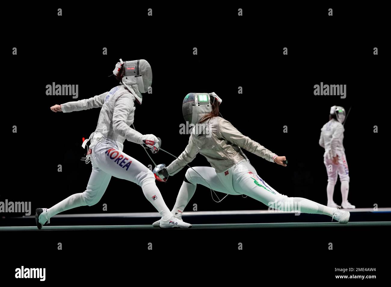 Zaynab Dayibekova of Uzbekistan, right, and Jisu Yoon of South Korea ...