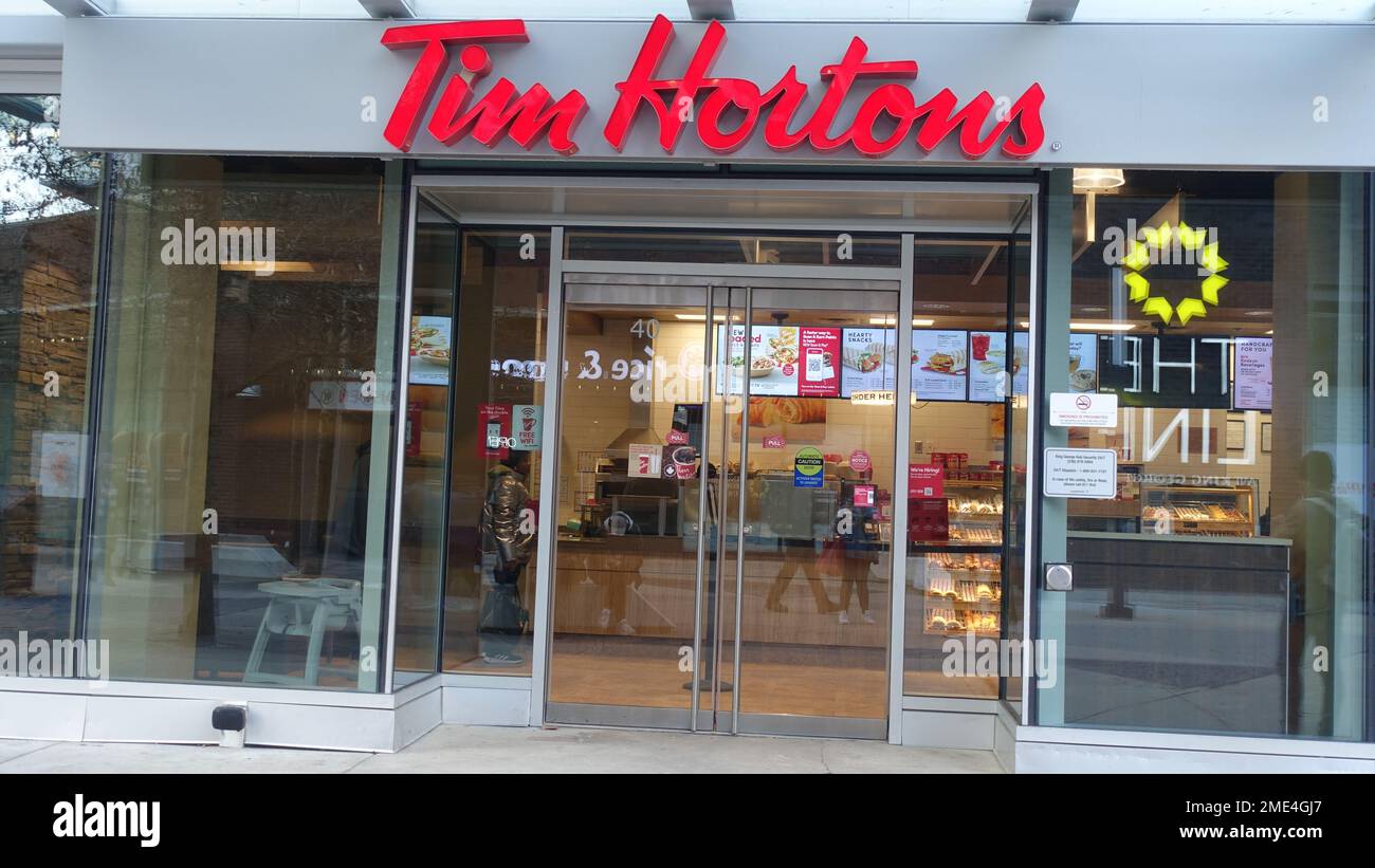 Tim hortons building exterior hi-res stock photography and images - Alamy