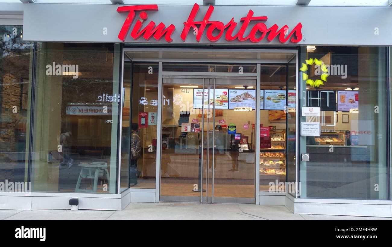 Tim hortons surrey hi-res stock photography and images - Alamy