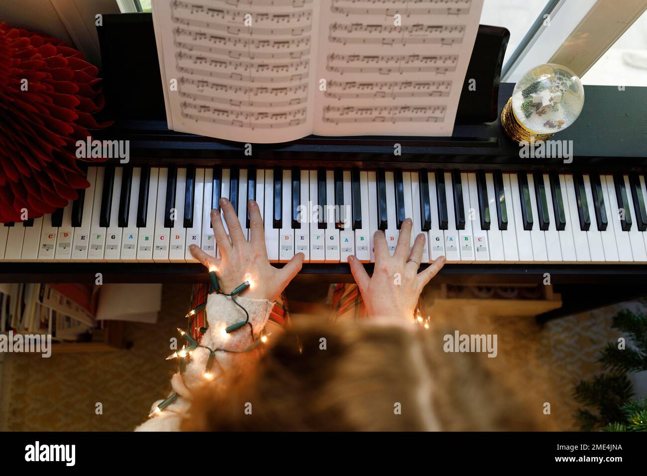 Overhead view piano hi-res stock photography and images - Alamy
