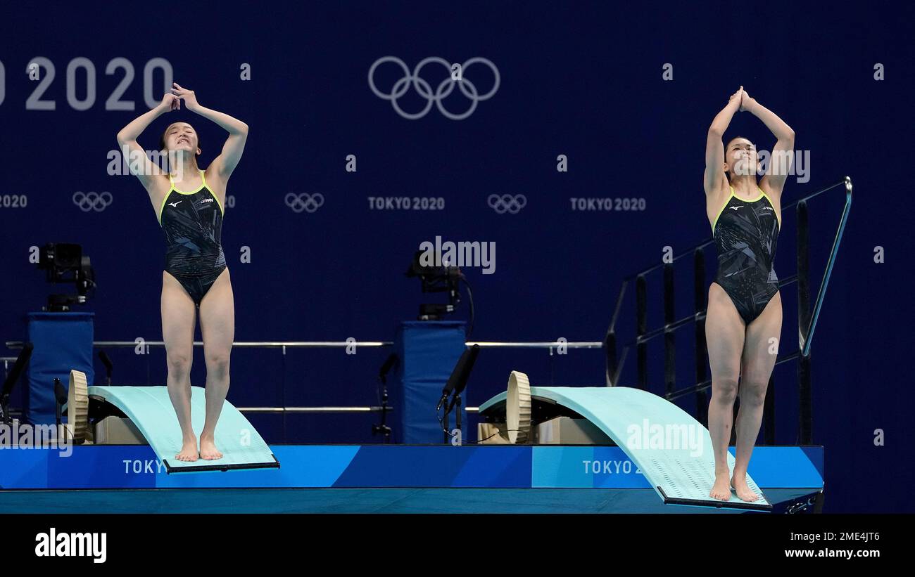 Haruka Enomoto and Hazuki Miyamoto of Japan compete during the Women's ...