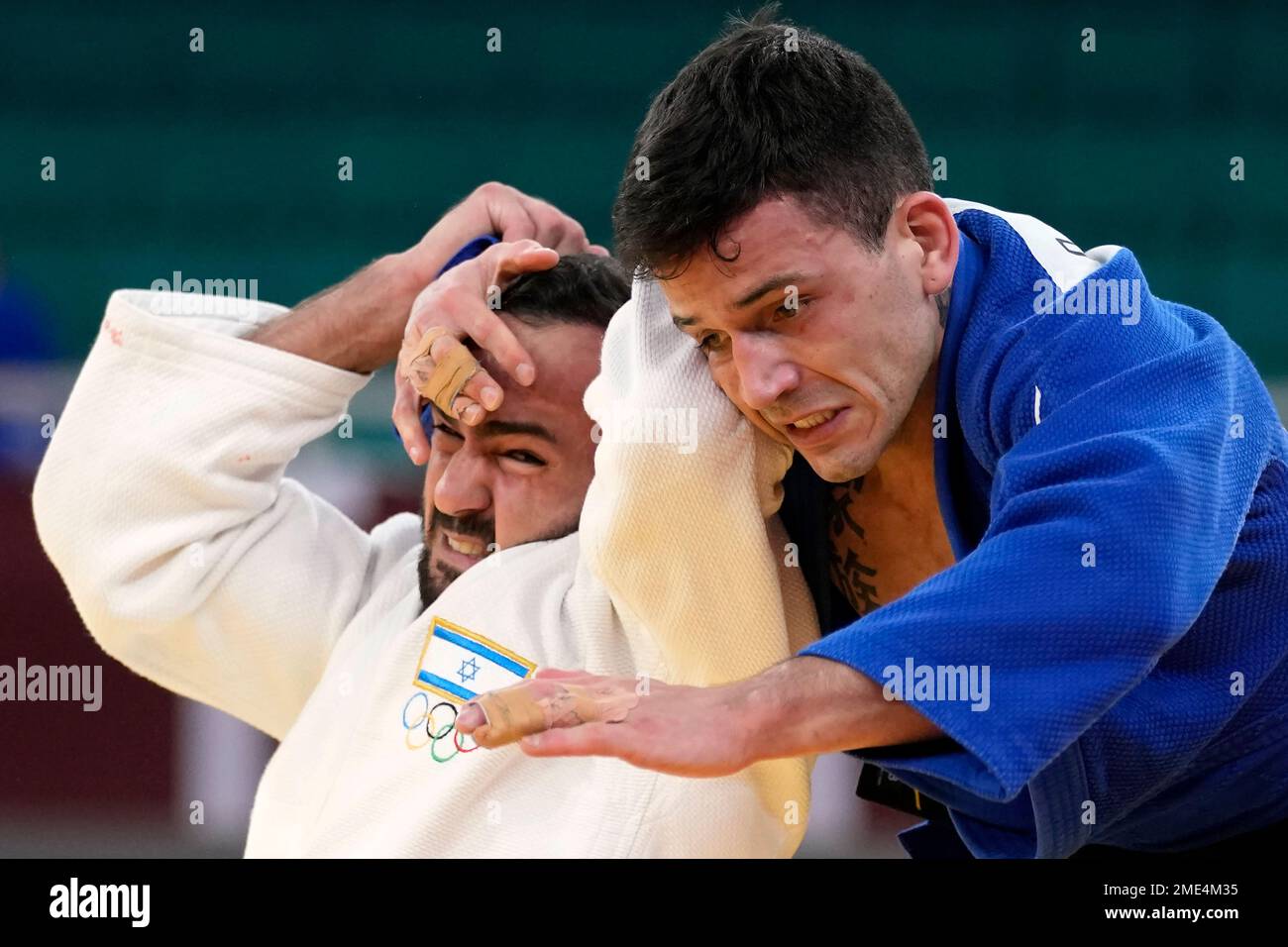 Baruch Shmailov of Israel, left, and Daniel Cargnin of Brazil compete ...