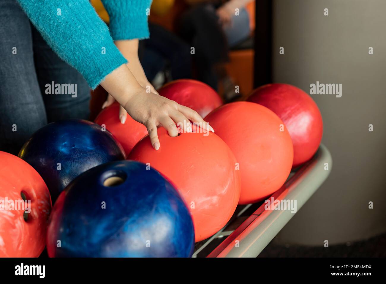 Fingers Sticking In Bowling Ball at Yi Voss blog
