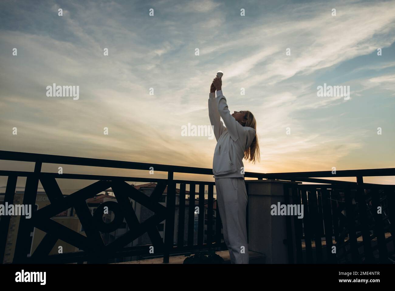 Woman led light bulb hi-res stock photography and images - Alamy