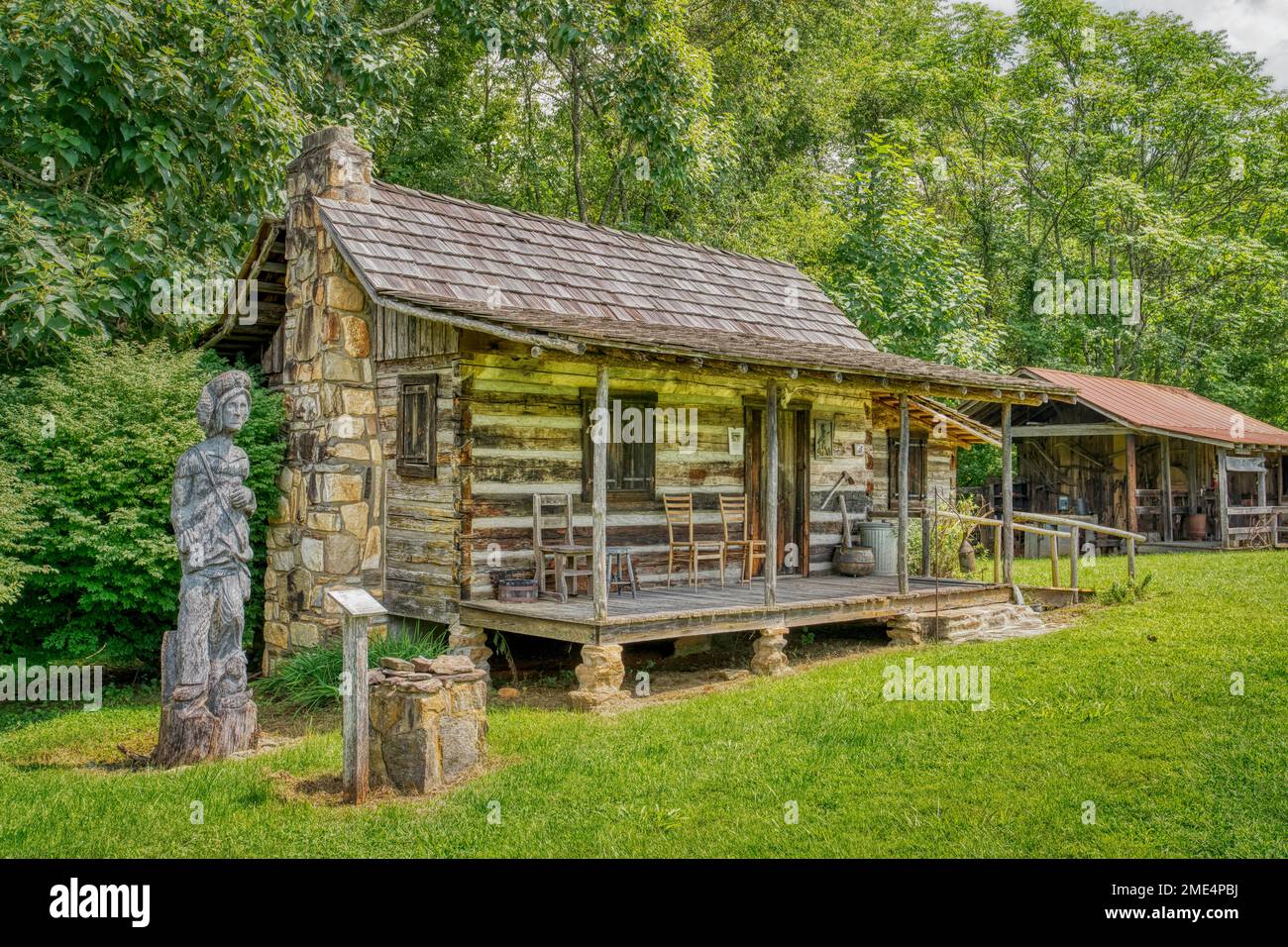 The Daniel Boone Cabin at the Whippoorwill Academy and Village in ...