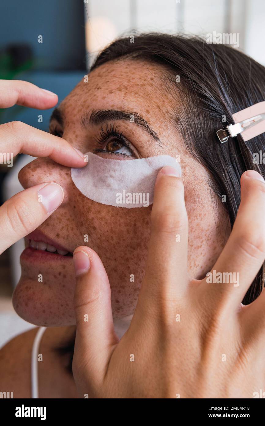 Woman eye patch hi-res stock photography and images - Alamy