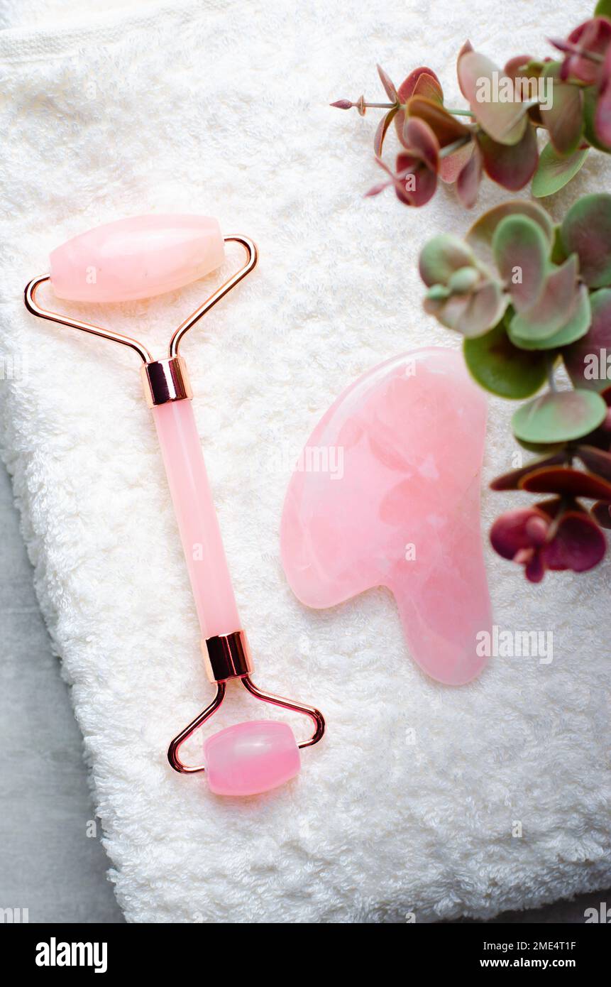 Rose Quartz Roller and Gua Sha Tool, Facial Lifting Scraping Massage ...