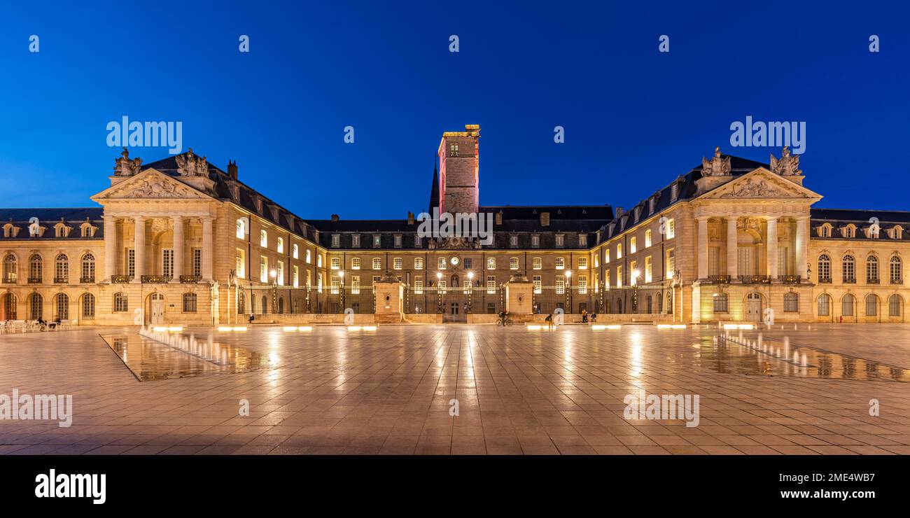 France, Bourgogne-Franche-Comte, Dijon, Illuminated facade of Palace of ...