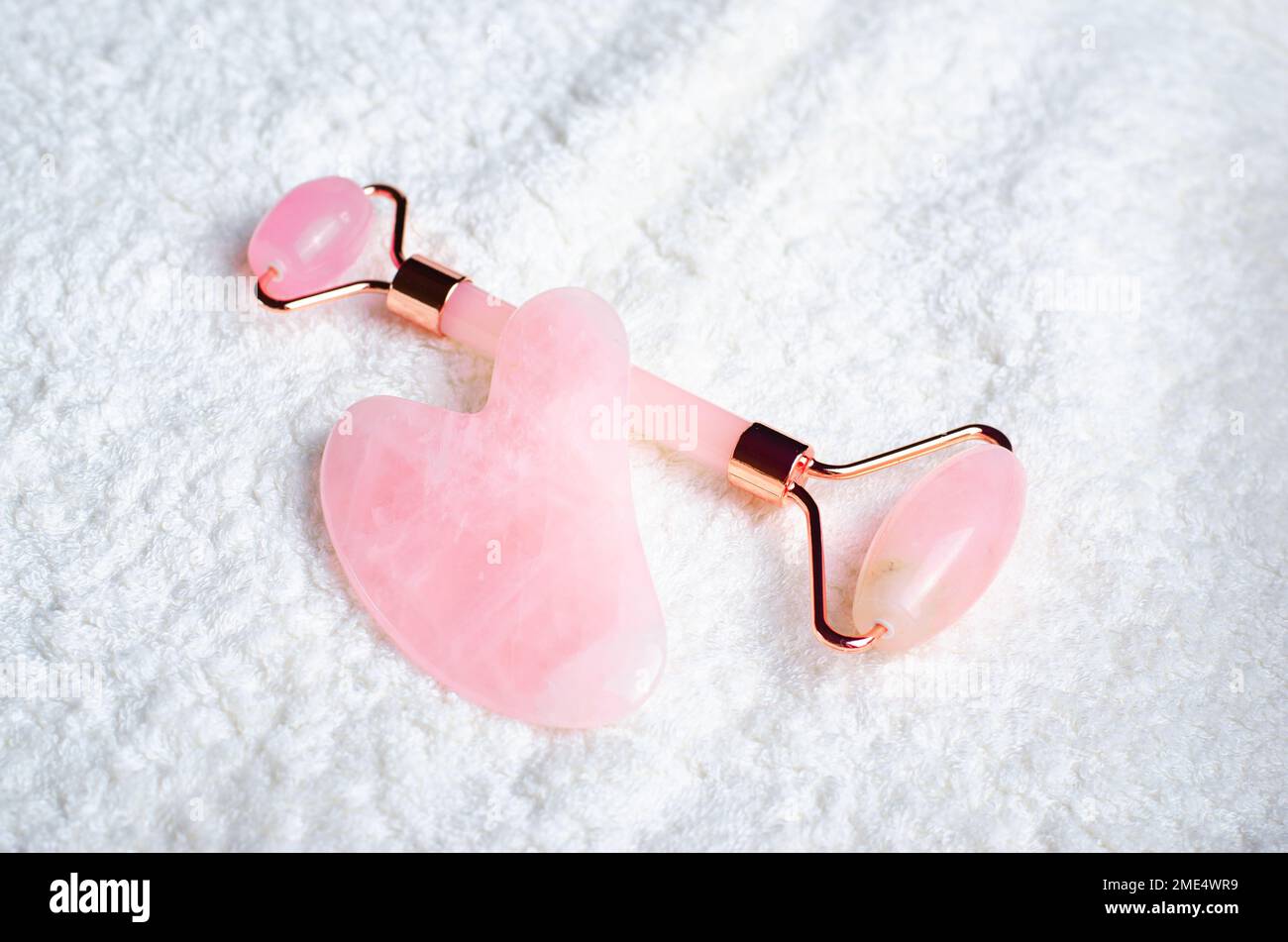 Rose Quartz Roller and Gua Sha Tool, Facial Lifting Scraping Massage ...