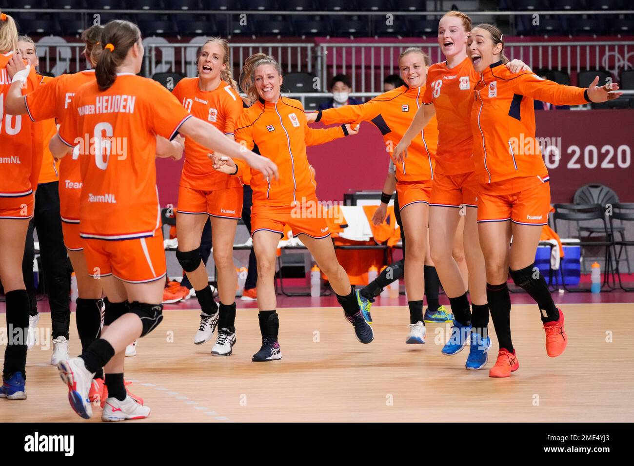 Netherlands' team players celebrate as they won the women's Preliminary ...