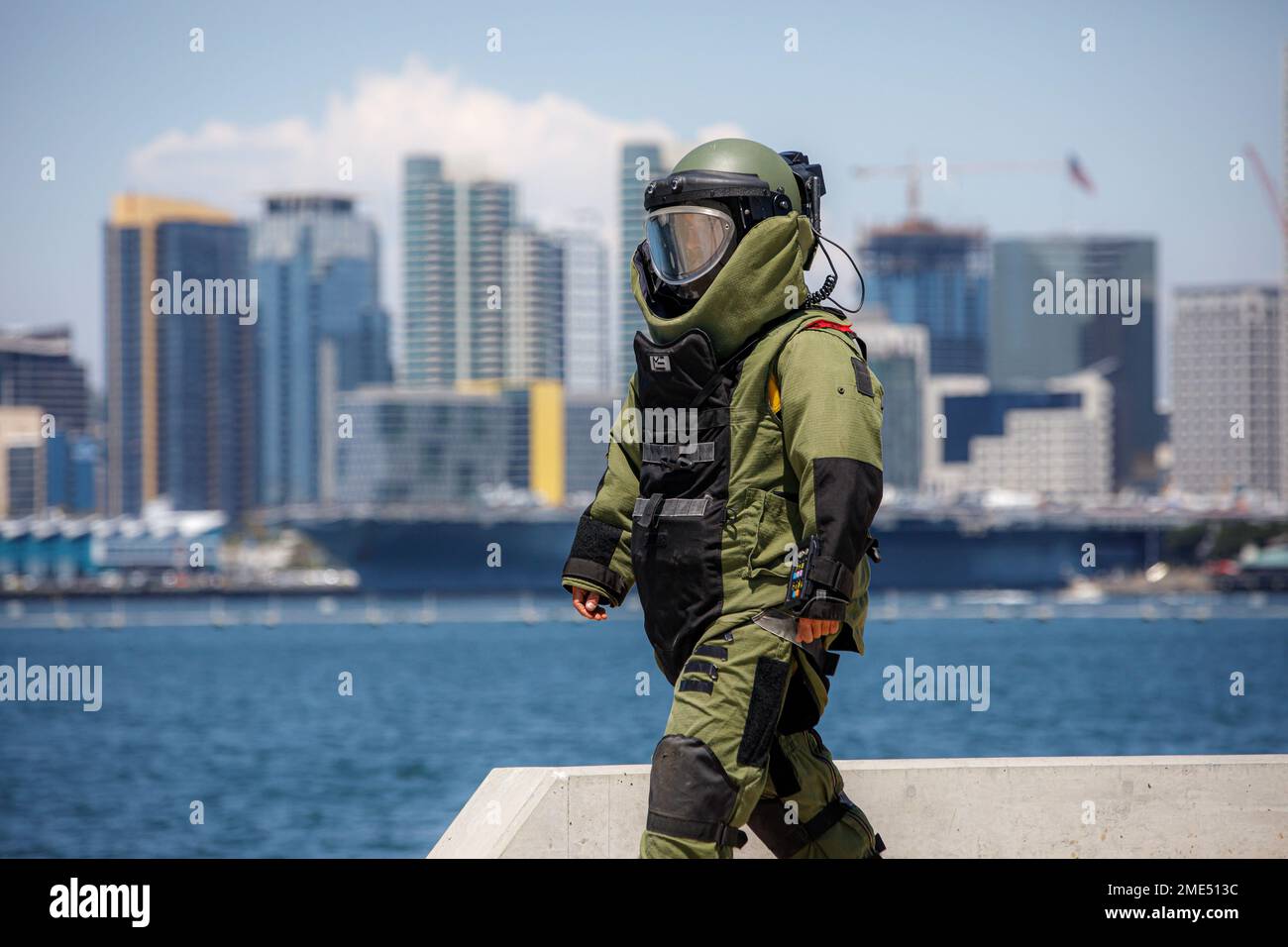 Clearance diver hi-res stock photography and images - Alamy