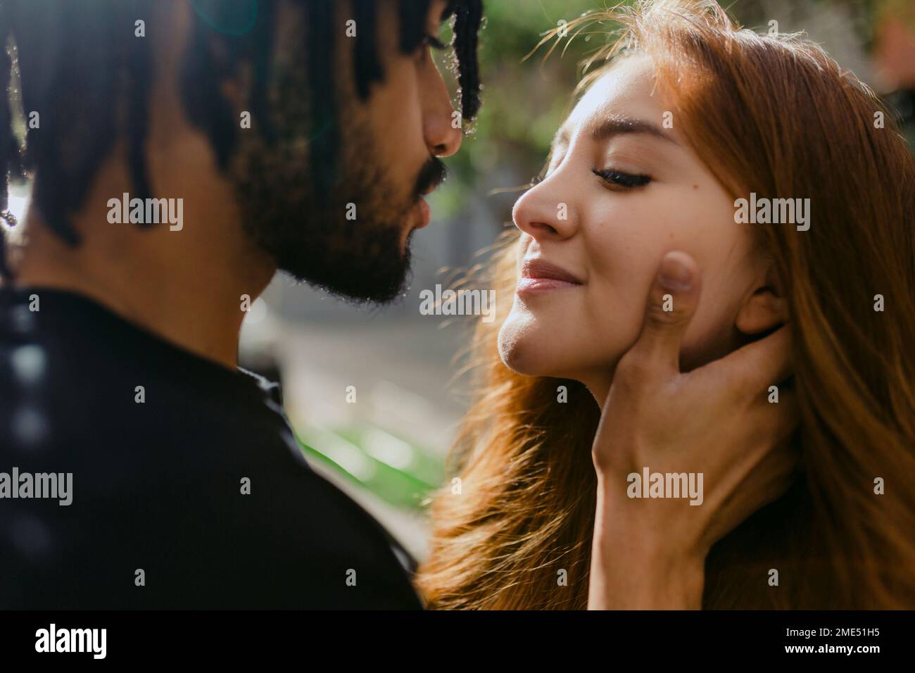 Woman love man looking eyes hi-res stock photography and images - Alamy