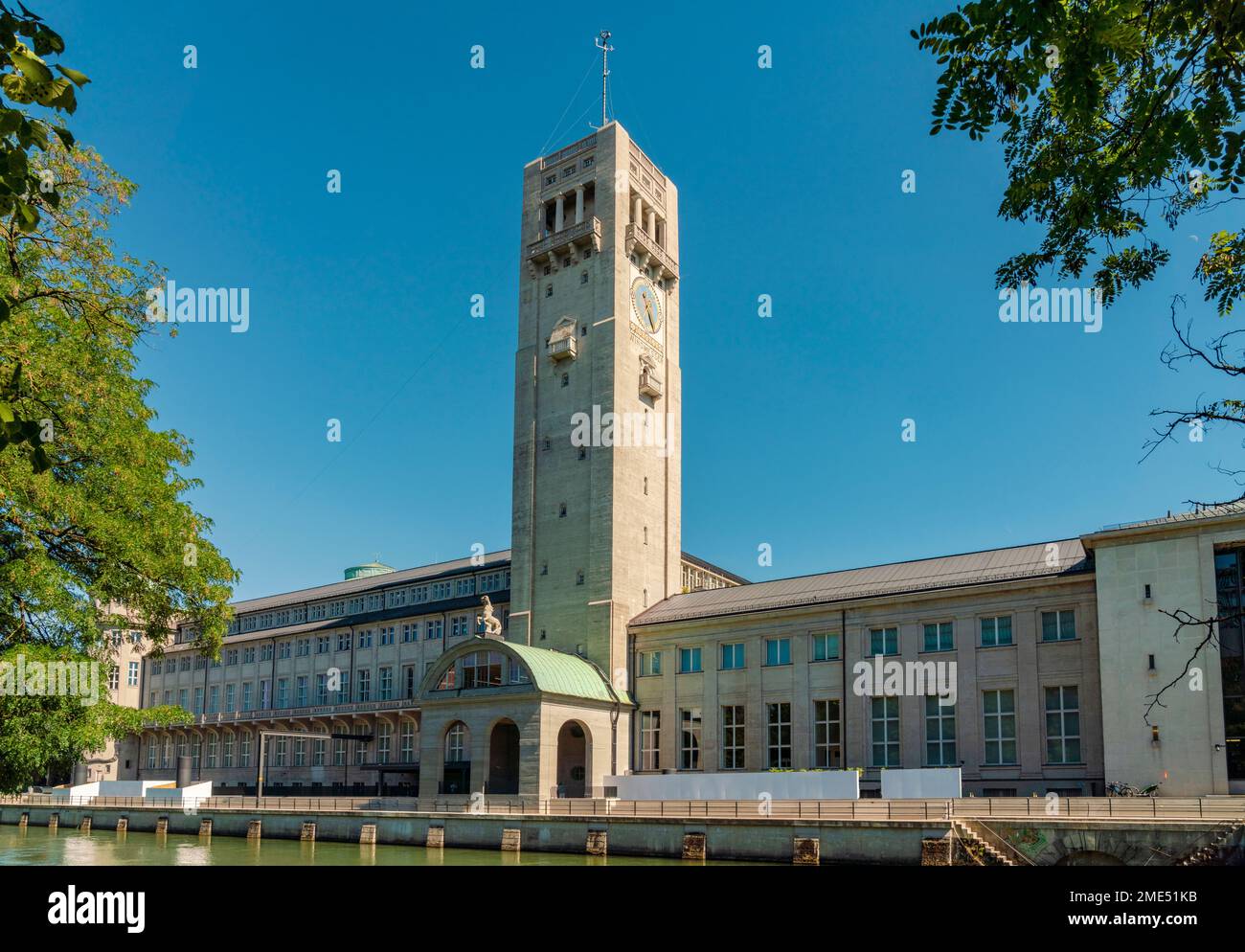 Munich deutsches museum building hi-res stock photography and images ...
