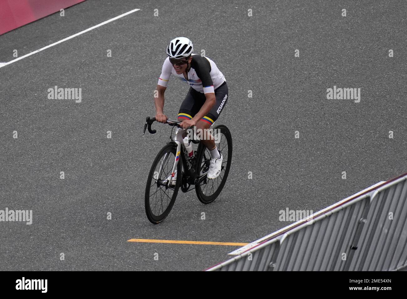 Richard Carapaz of Ecuador reacts after winning the men's cycling road ...