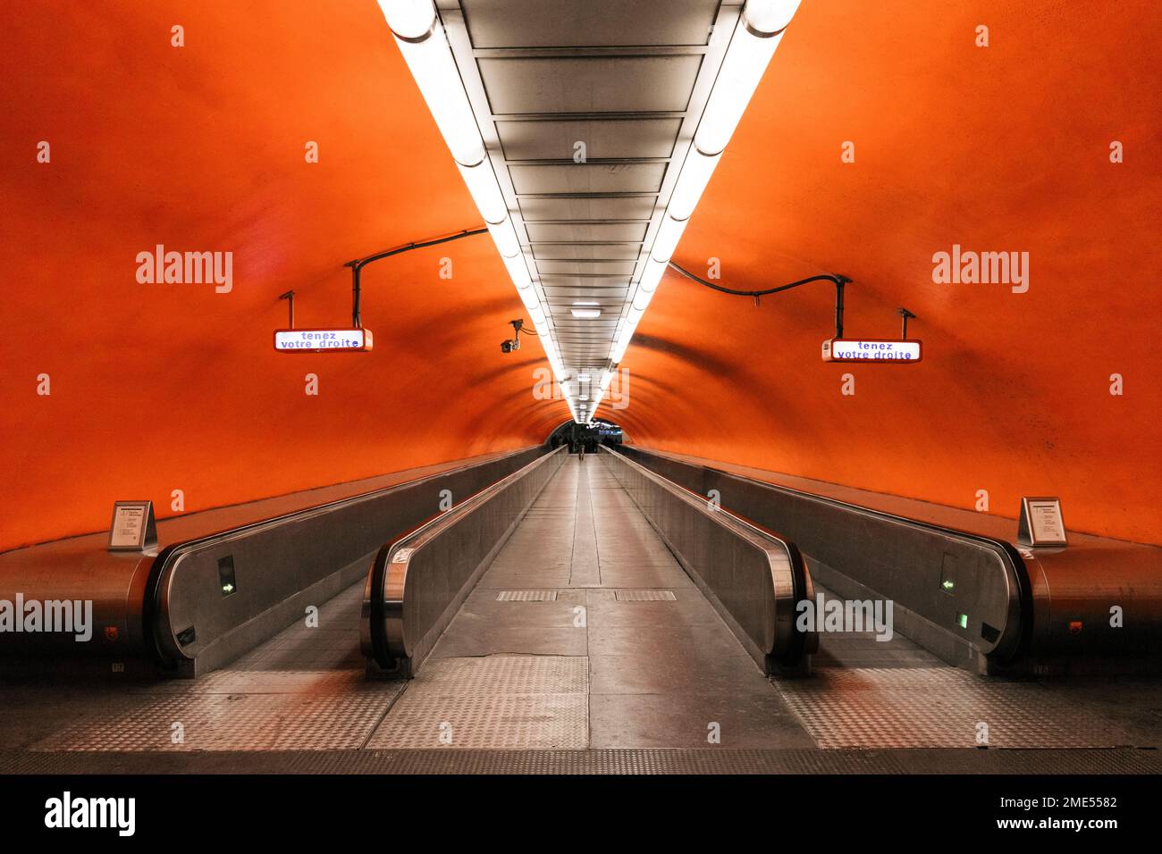 Empty escalator auber station hi-res stock photography and images - Alamy