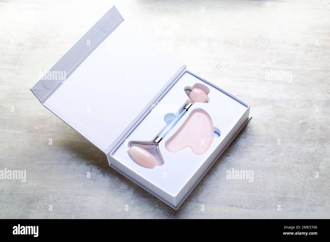 Rose Quartz Roller and Gua Sha Tool, Facial Lifting Scraping Massage ...