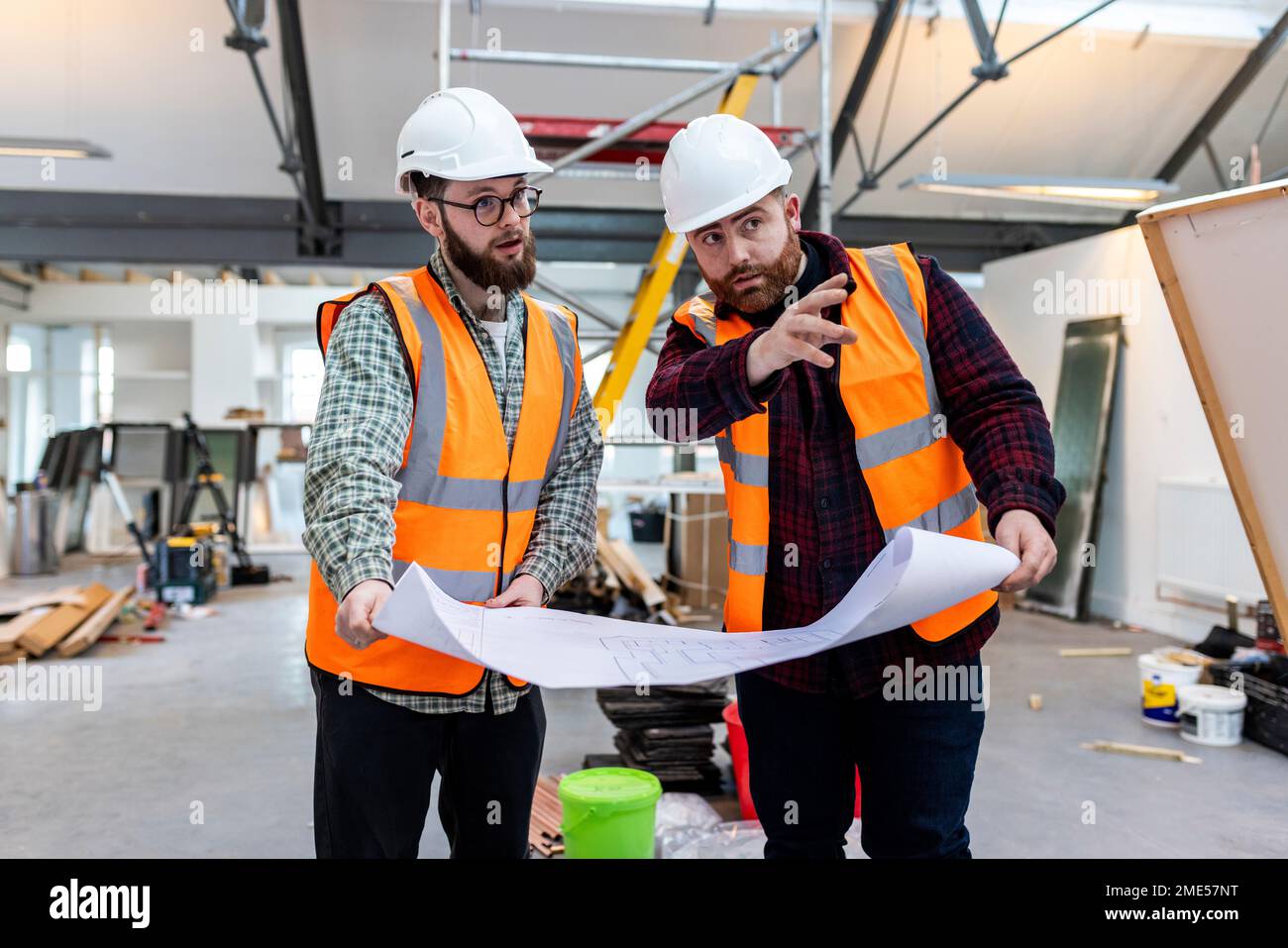 Construction discussion hi-res stock photography and images - Alamy