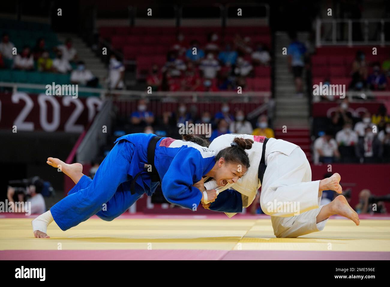 Mary Dee Vargas Ley of Chile, left, and Katharina Menz of Germany ...