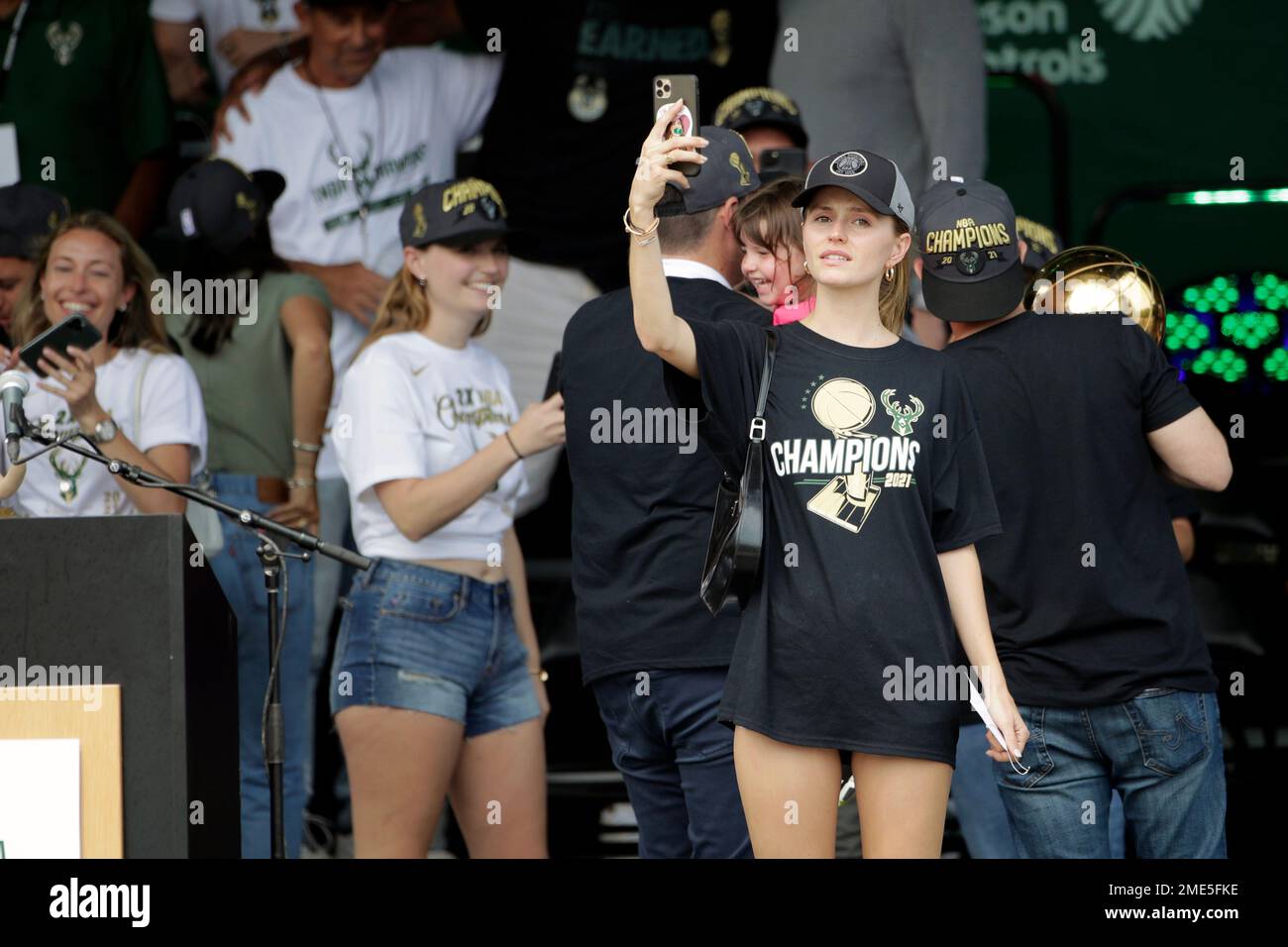 Mallory Edens Daughter Of Milwaukee Bucks Co Owner Wes Edens Takes A