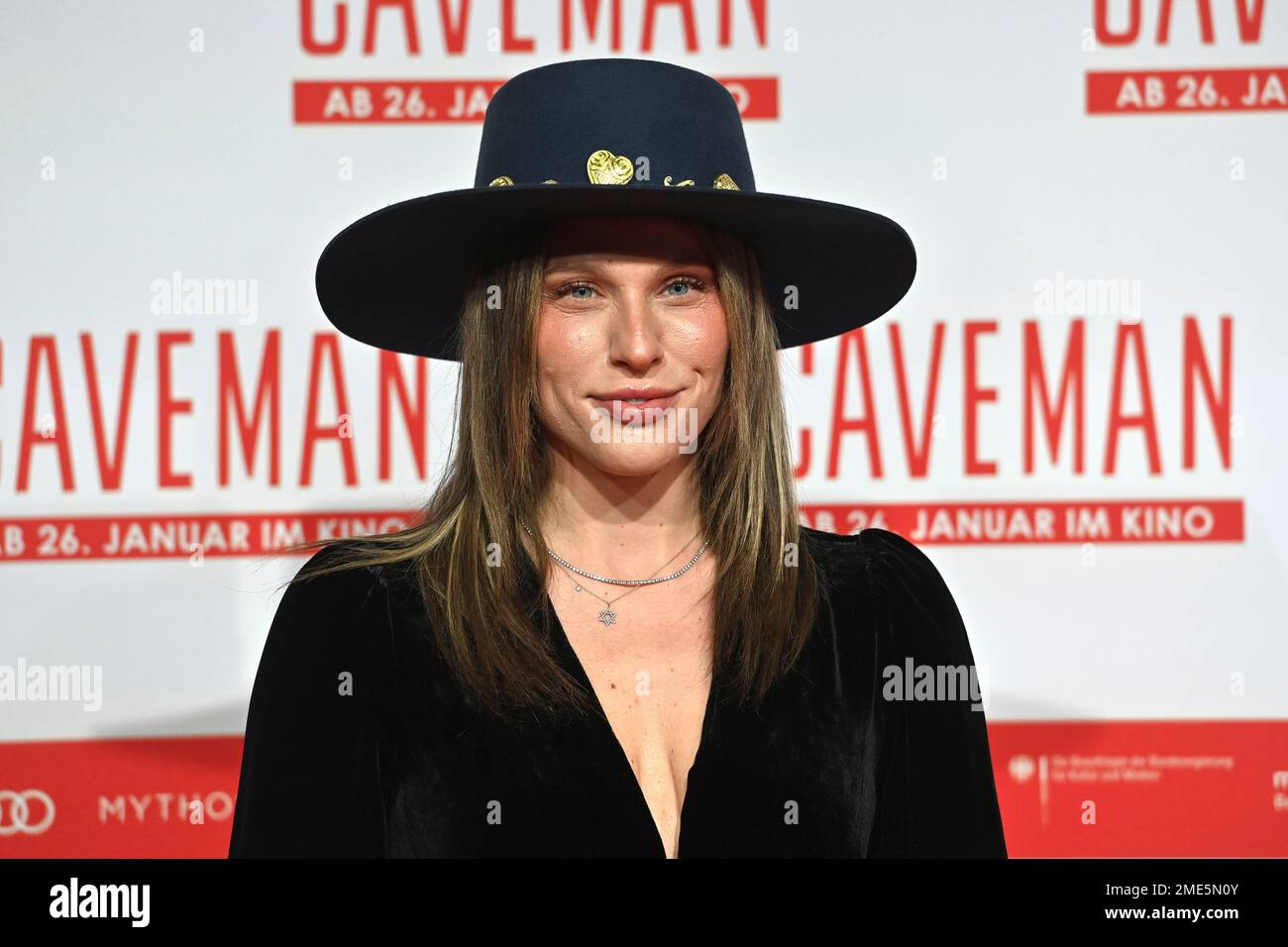 Patricia IVANAUKAS (actress), single image, trimmed single motif ...