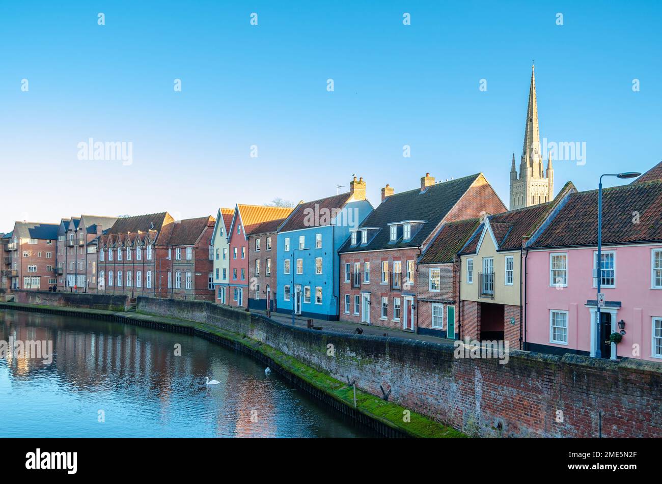 Riverside view in the old town of Norwick, Norfolk, England, UK Stock ...