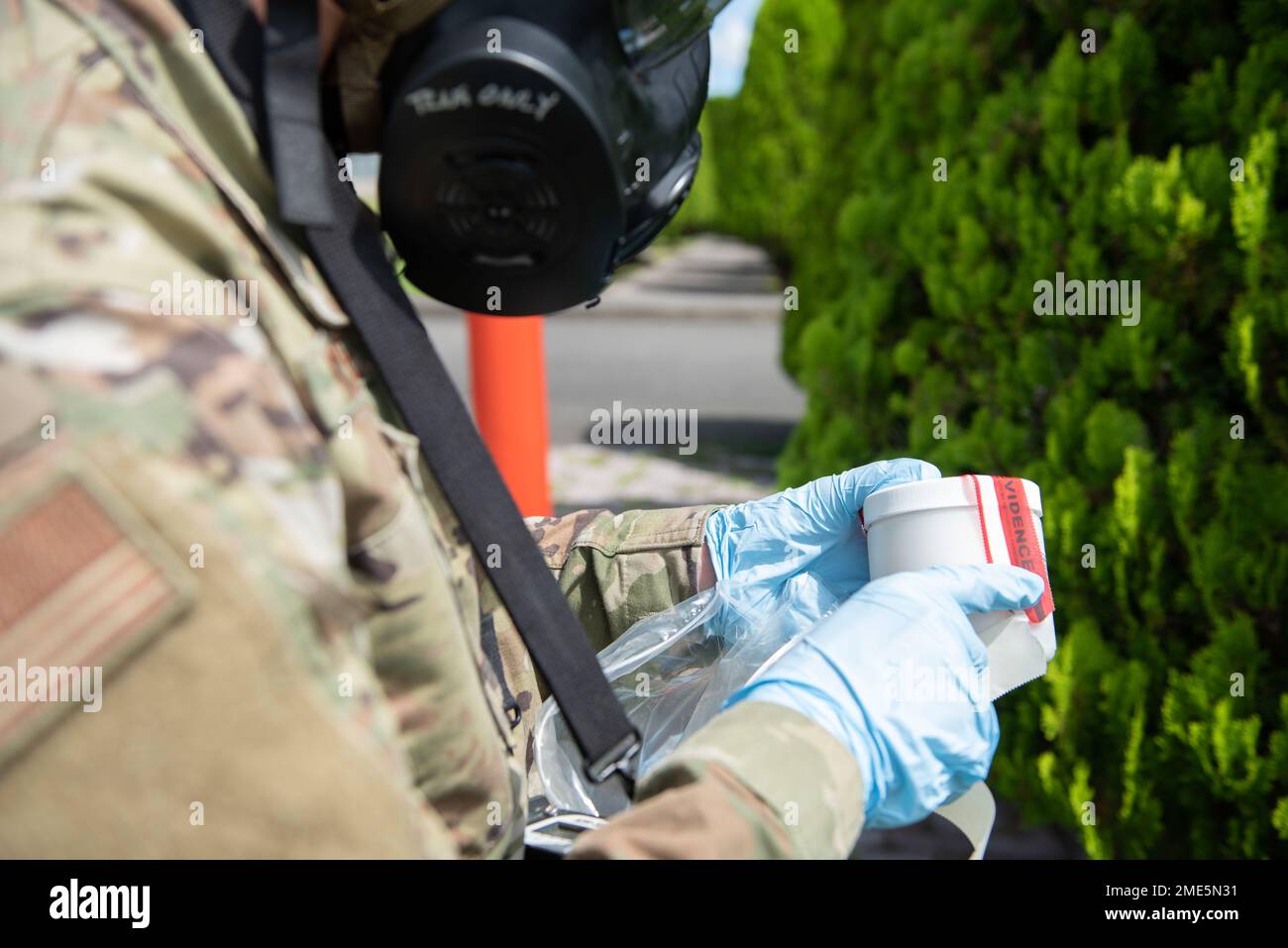 Radioactive sample container hi-res stock photography and images - Alamy