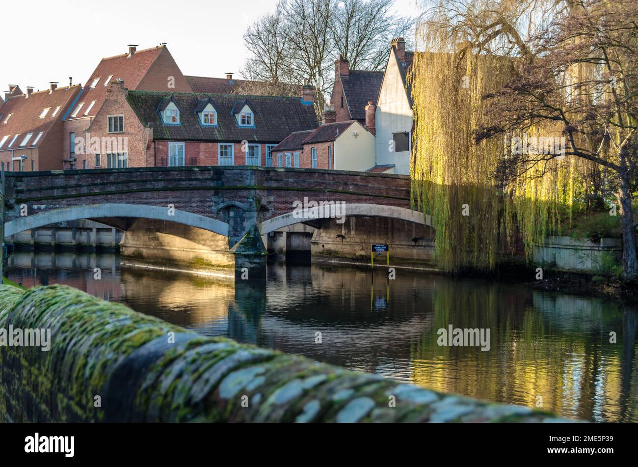 Riverside view in the old town of Norwick, Norfolk, England, UK Stock ...