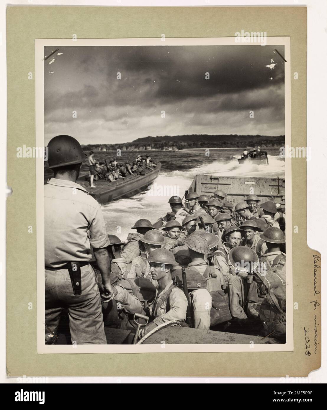 British soldiers aboard landing hi-res stock photography and images - Alamy