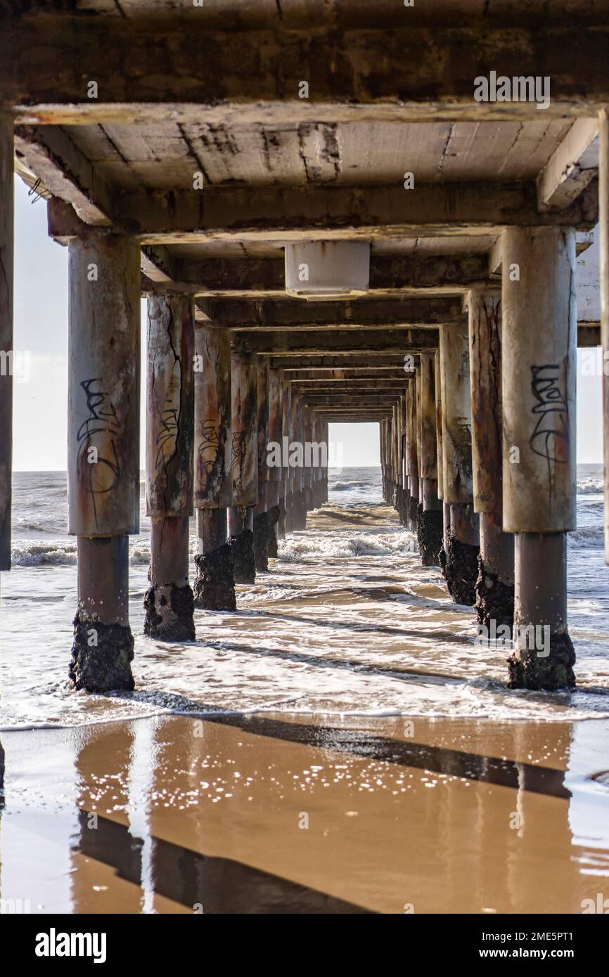 Vertical shot pier in hi-res stock photography and images - Alamy