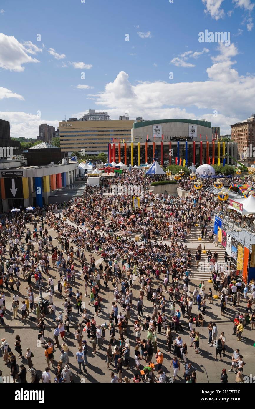 Montreal jazz festival hi-res stock photography and images - Alamy