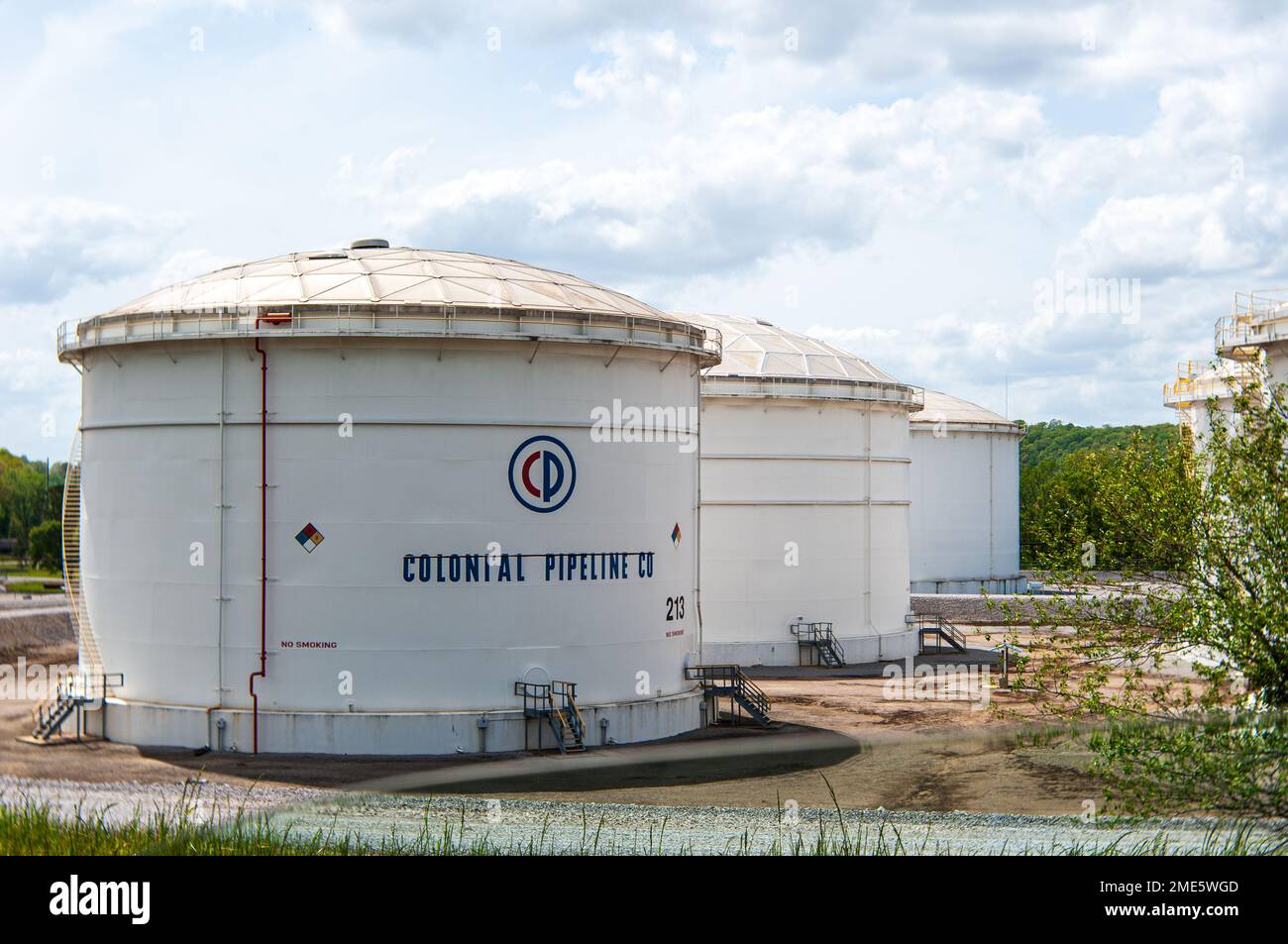 Colonial Pipeline Fuel Storage Tanks Stock Photo - Alamy