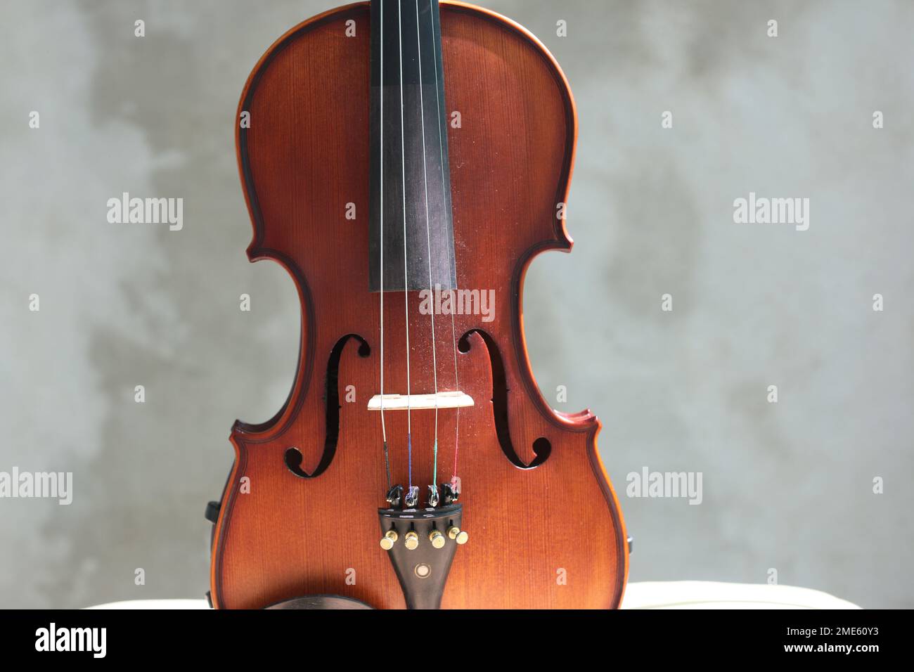 Wooden violin body in brown color Stock Photo - Alamy