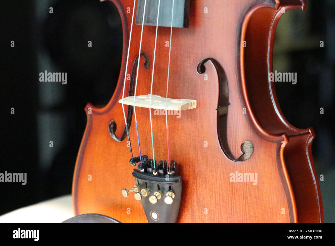 Wooden violin body in brown color Stock Photo - Alamy