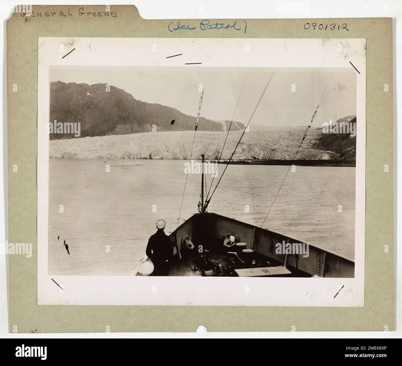 The U.S. Coast Guard cutter General Greene approaches the ice front of ...