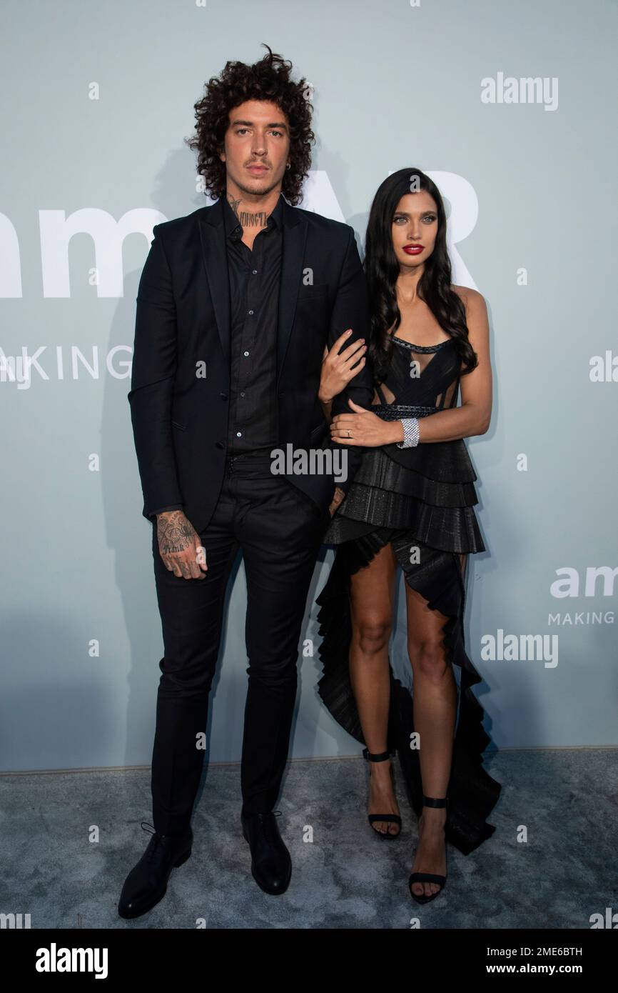 Julian Perretta and Kambree Dalton pose for photographers upon arrival ...