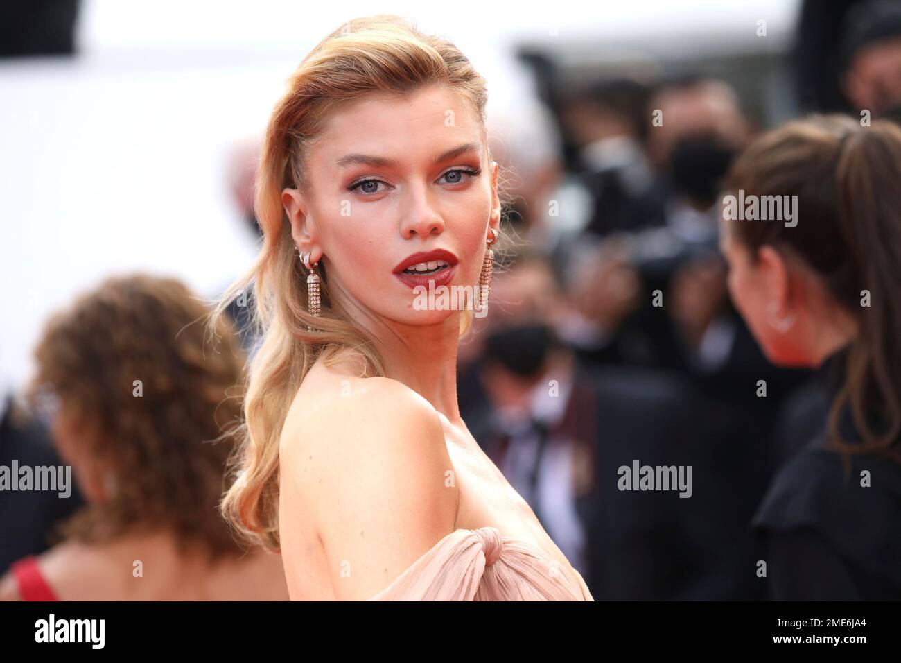 Stella Maxwell poses for photographers upon arrival at the premiere of ...