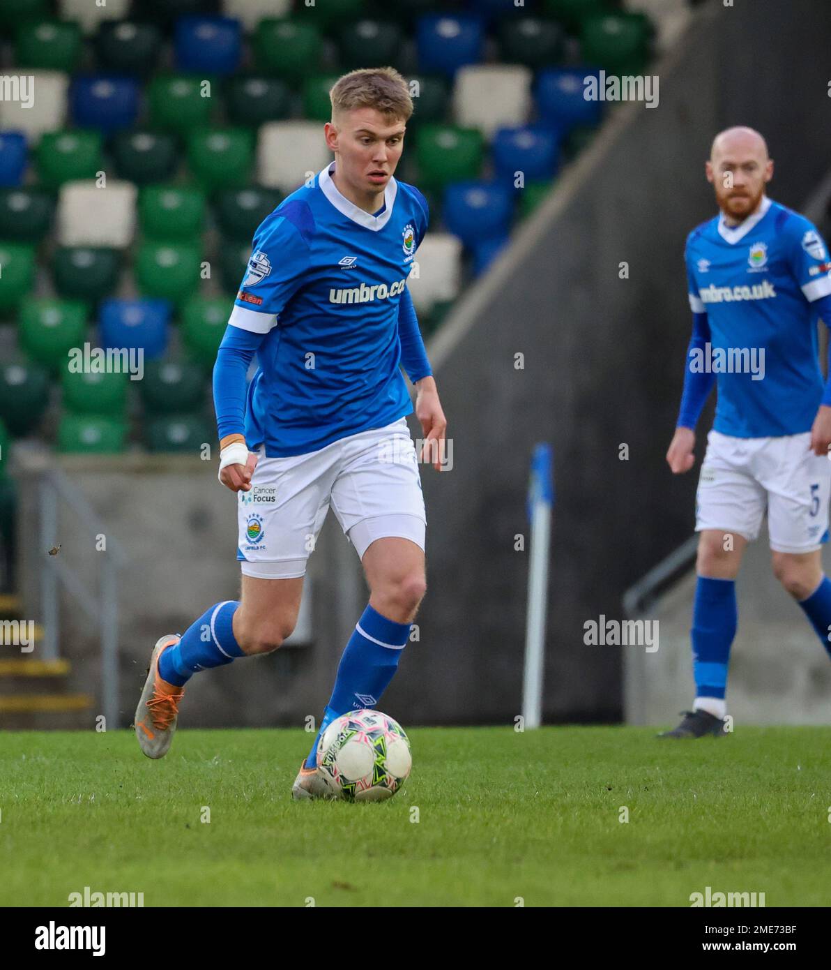 Andrew clarke linfield player hi-res stock photography and images - Alamy