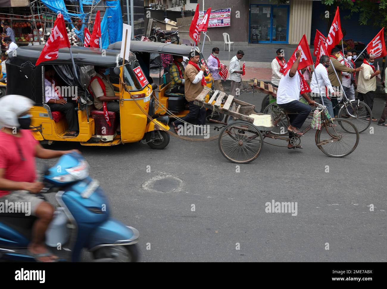 Auto rickshaw owners associated with All India Trade Union Congress ...