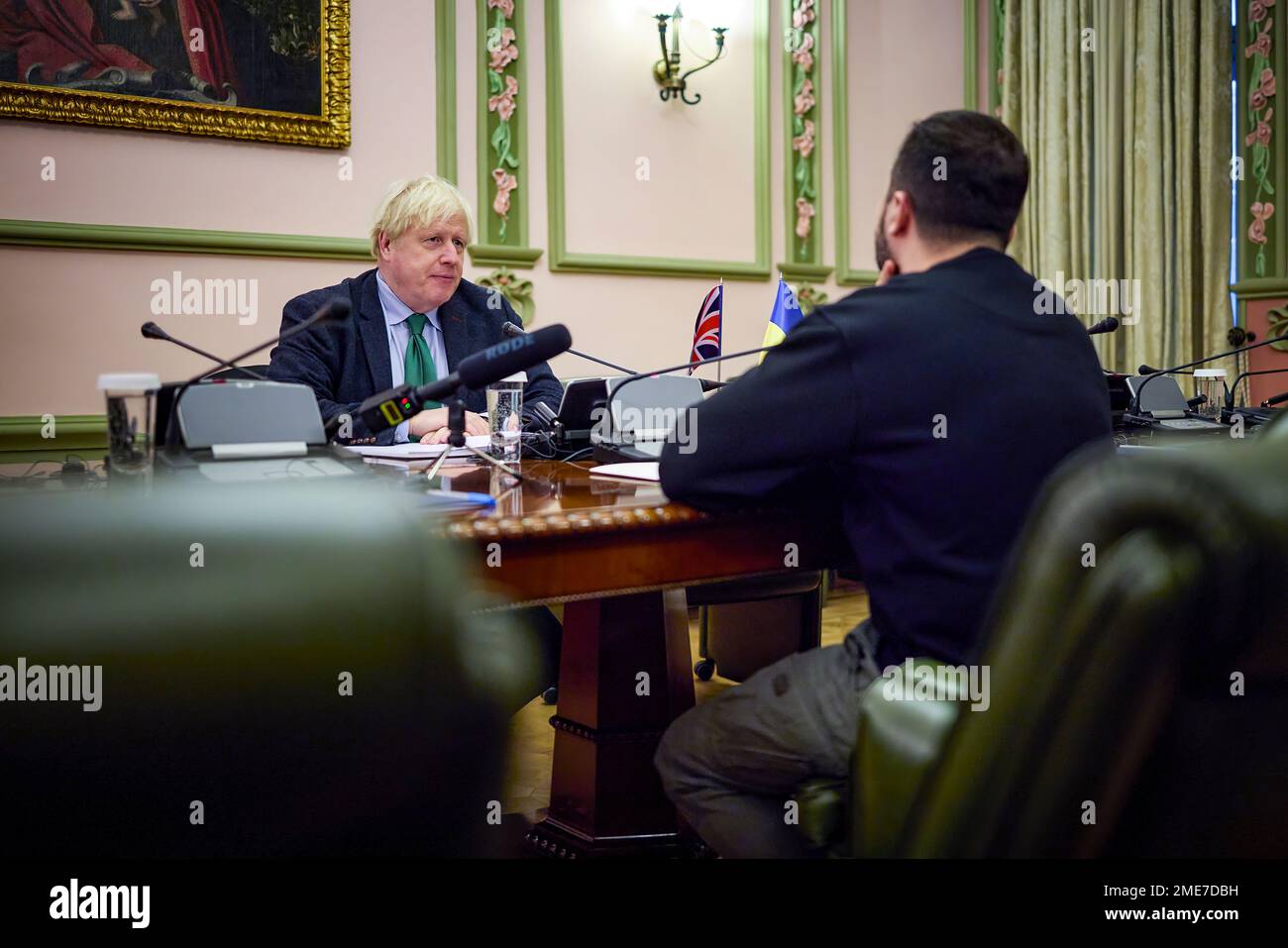 Ukraine book soldiers hi-res stock photography and images - Alamy