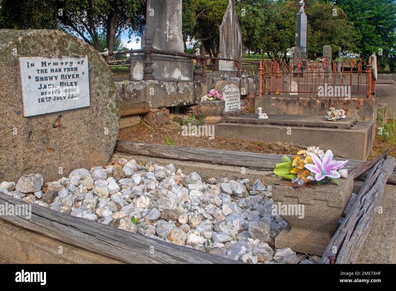 The grave of Jack Riley, the famed Man from Snowy River Stock Photo - Alamy