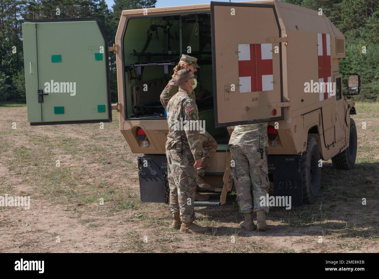 Humvee ambulance hi-res stock photography and images - Alamy