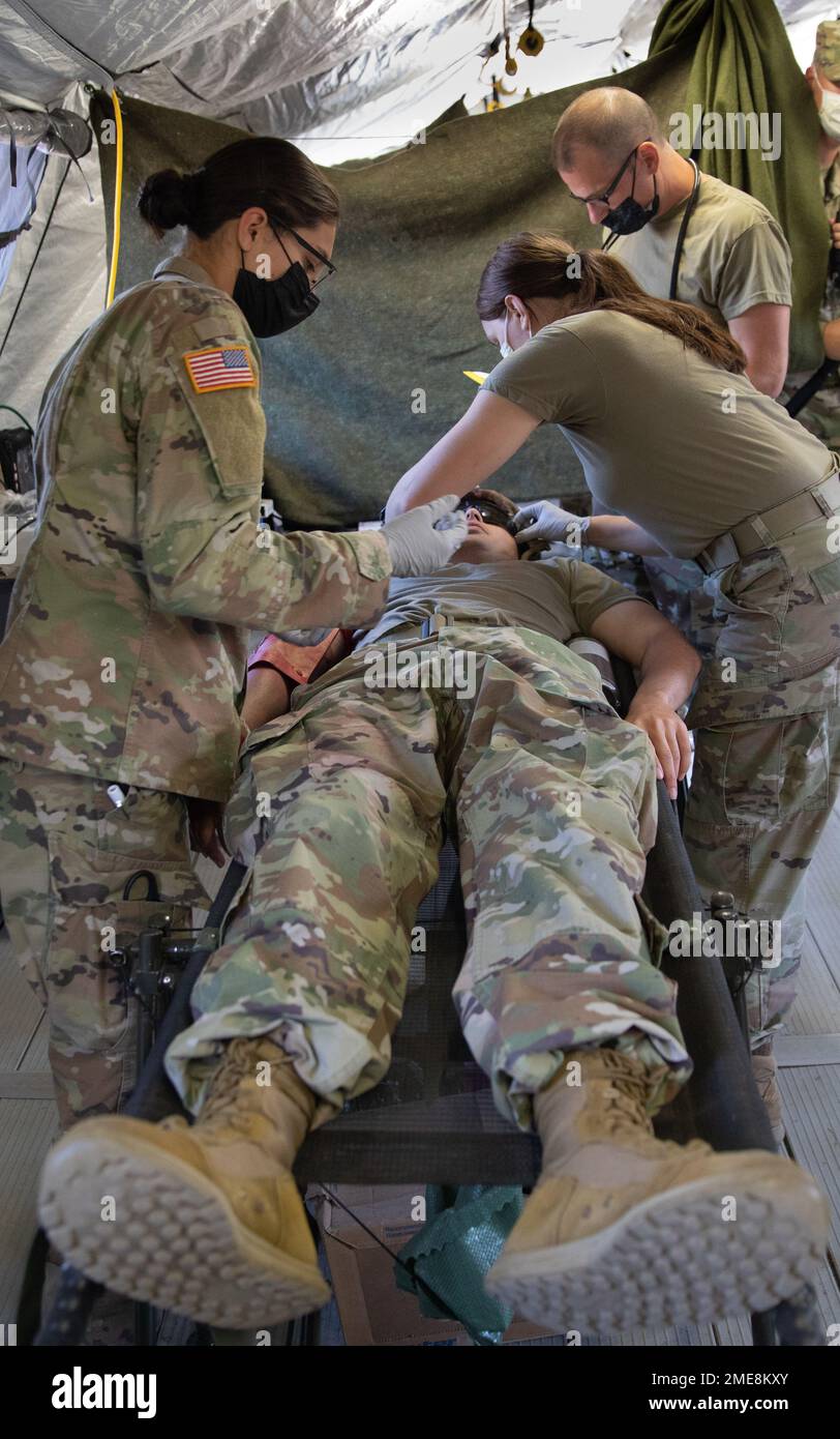 Humvee ambulance hi-res stock photography and images - Alamy