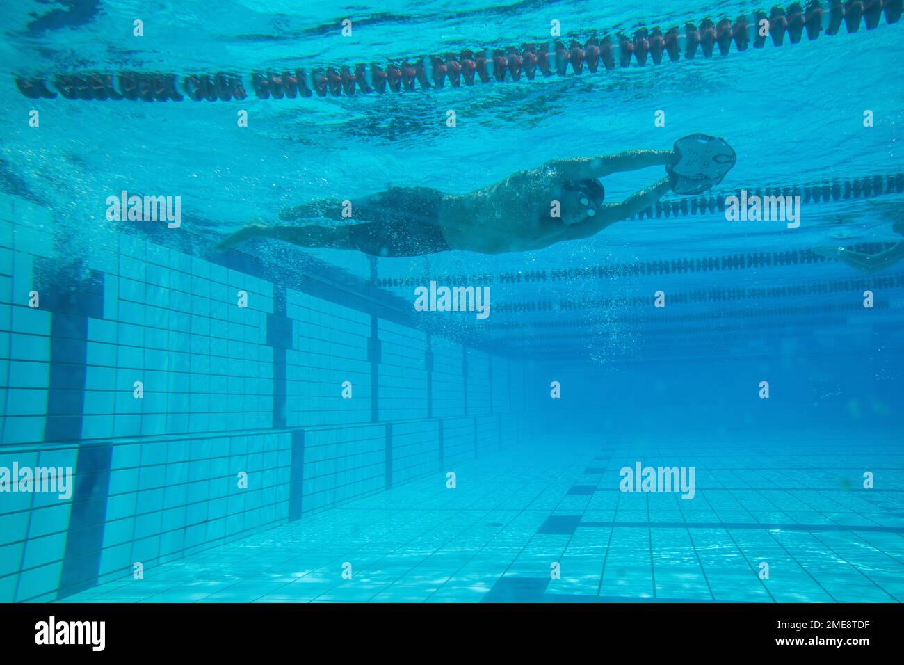 Syrian refugee Ibrahim al-Hussein, an amputee swimmer who lost his leg ...
