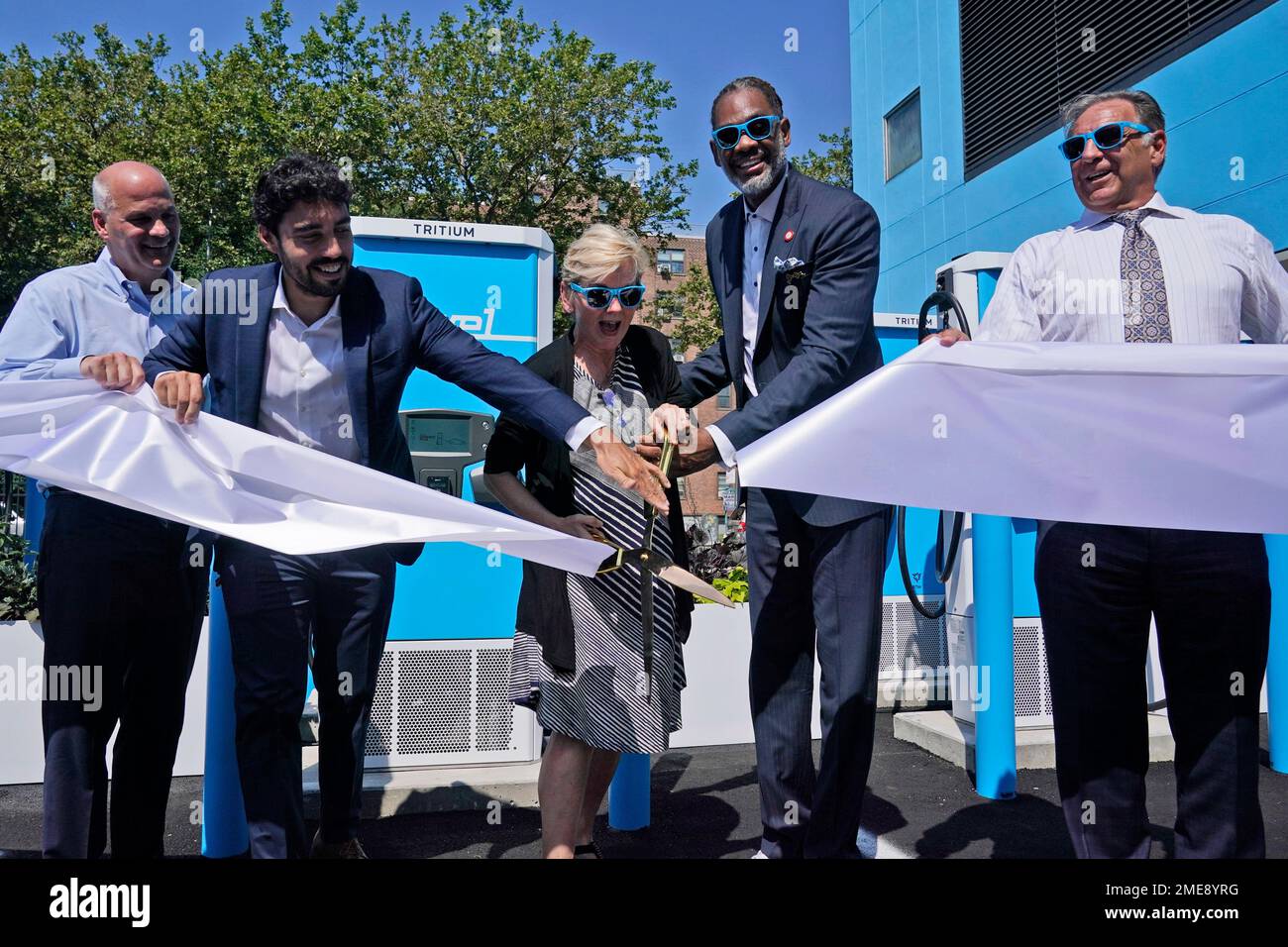 Timothy Cawley, president of Con Edison, left, Frank Reig, Revel ...