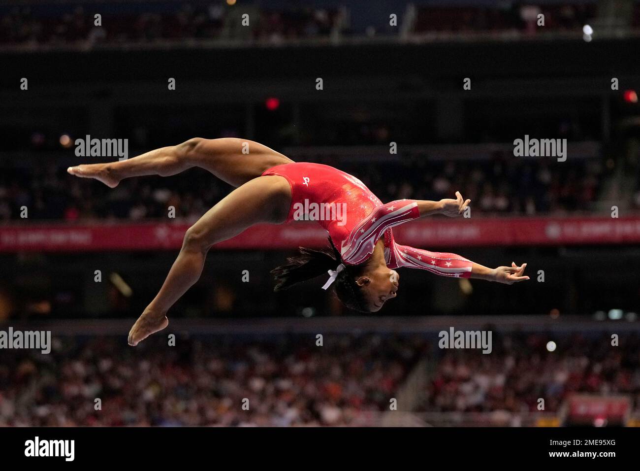 Simone Biles competes on the beam during the women's U.S. Olympic ...