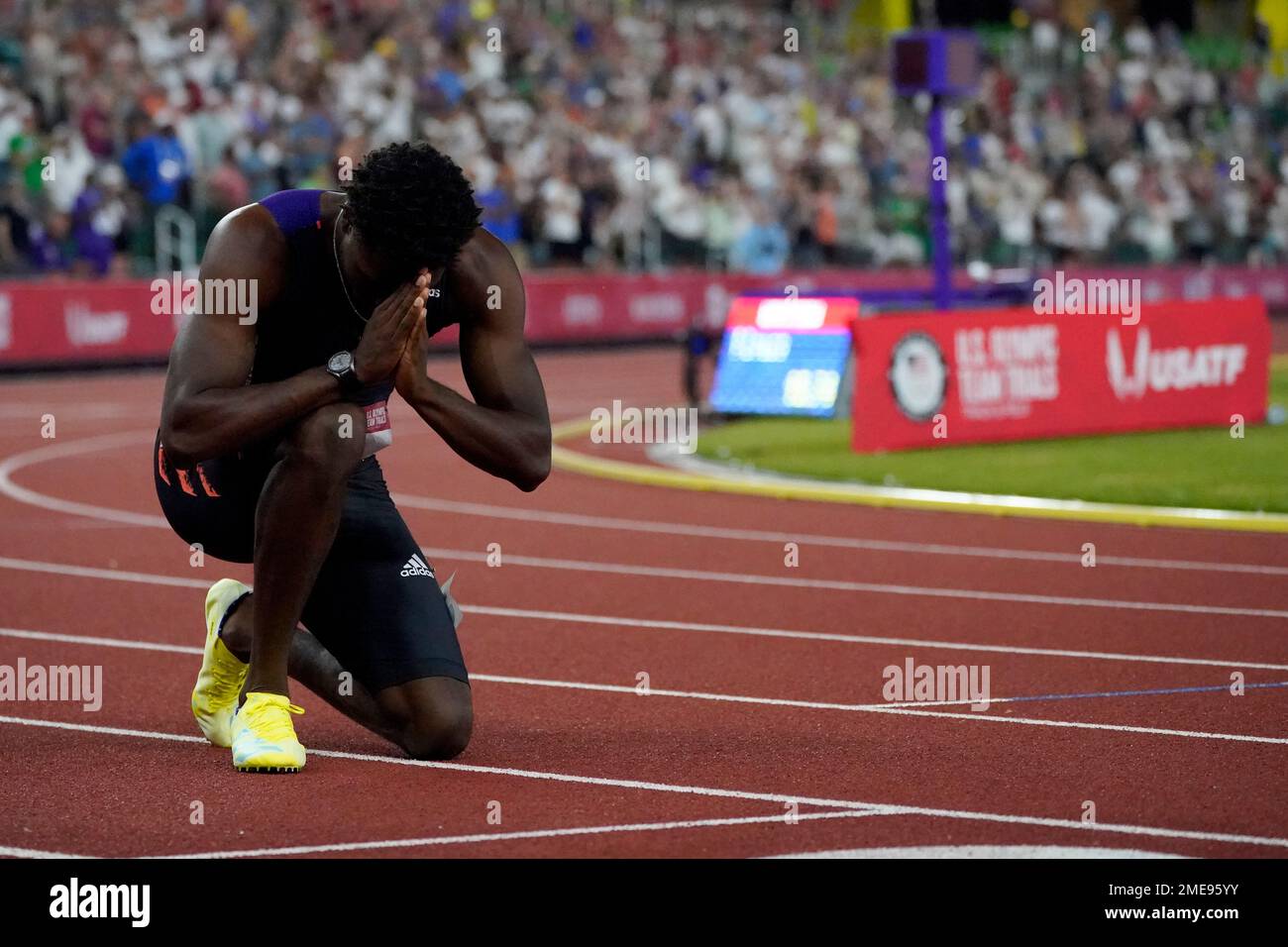 Noah Lyles reacts after winning the final in the men's 200-meter run at ...