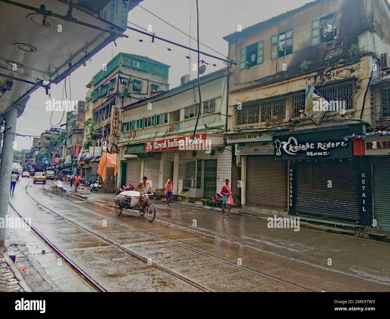 14.09.2021 kolkata west bengal india, street photography on rainy ... 14.09.2021 kolkata west bengal india, street photography on rainy ...