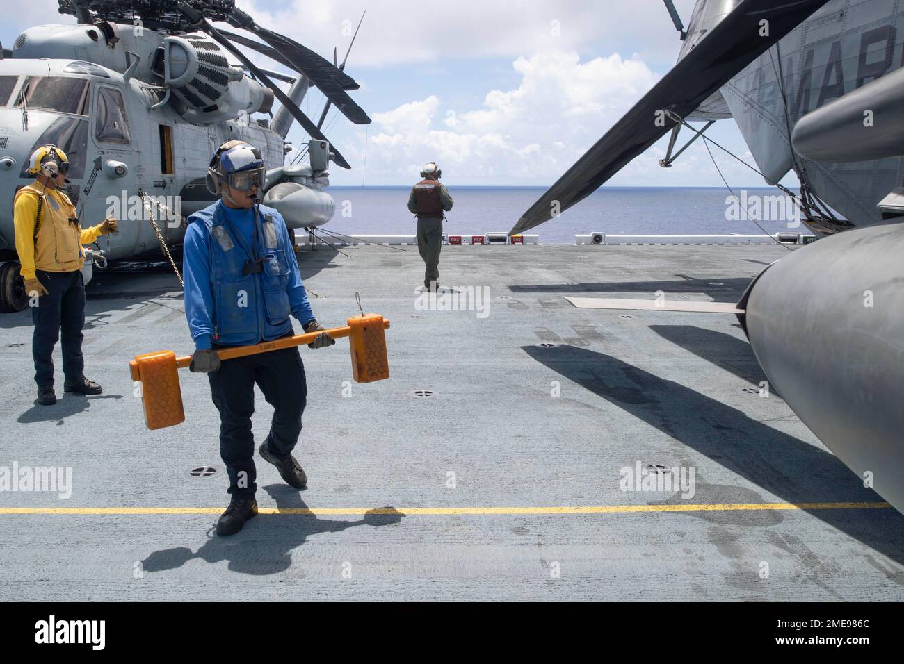 220816-N-XN177-1064 PHILIPPINE SEA (Aug. 16, 2022) – Aviation Boatswain ...