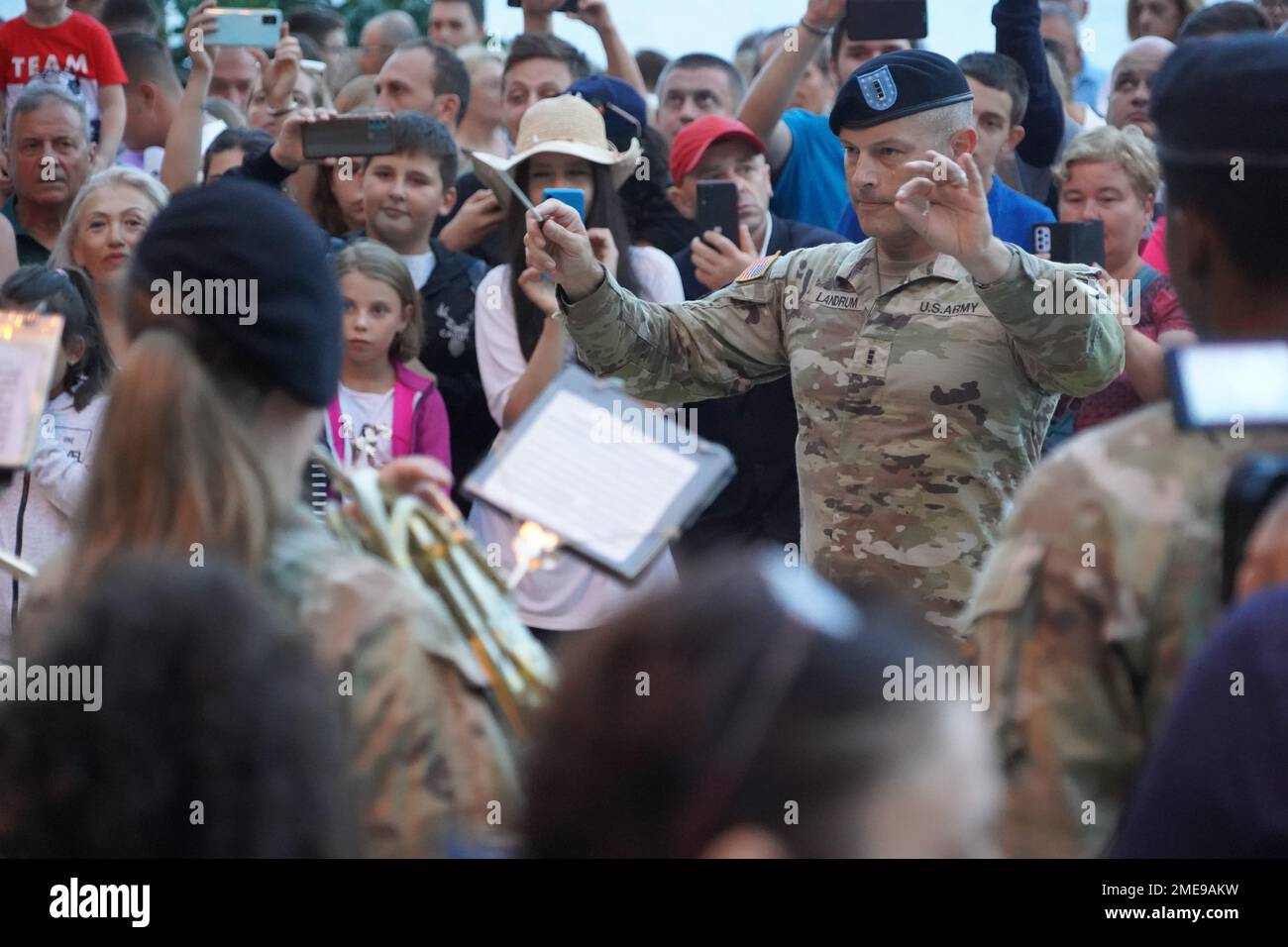 Chief Warrant Officer 3 James Landrum, commander of the 101st Airborne ...